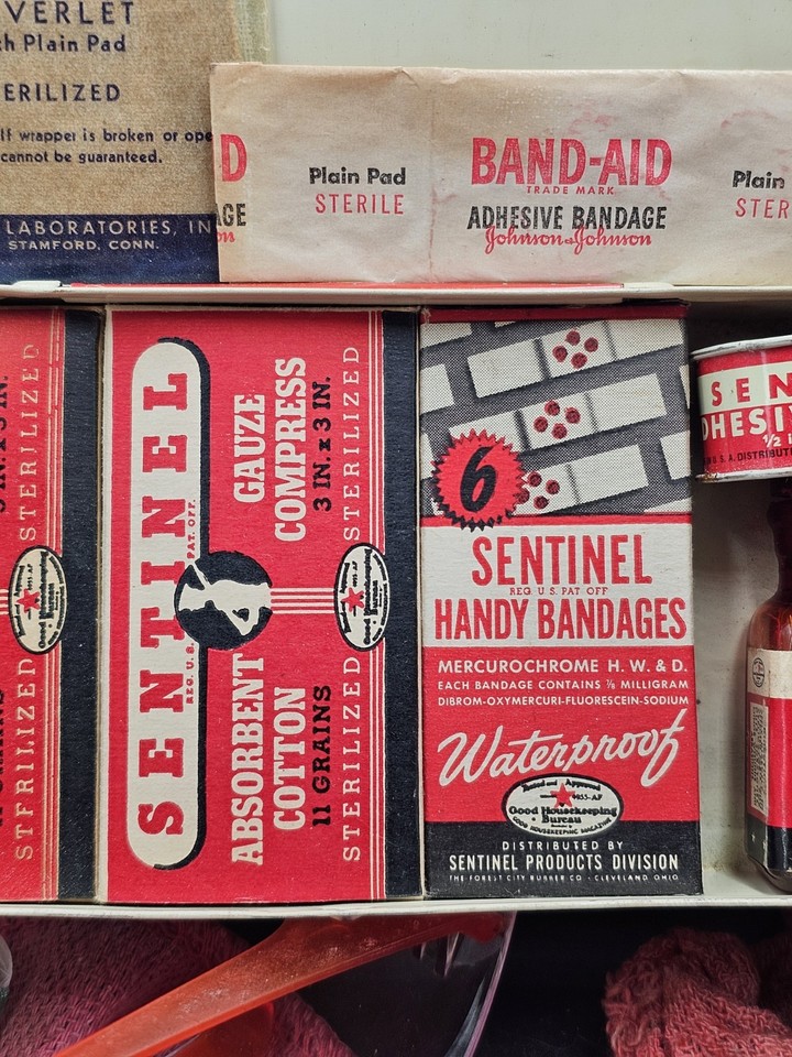 Vintage Sentinel Utility First Aid Kit Tin Box Made In USA With ...