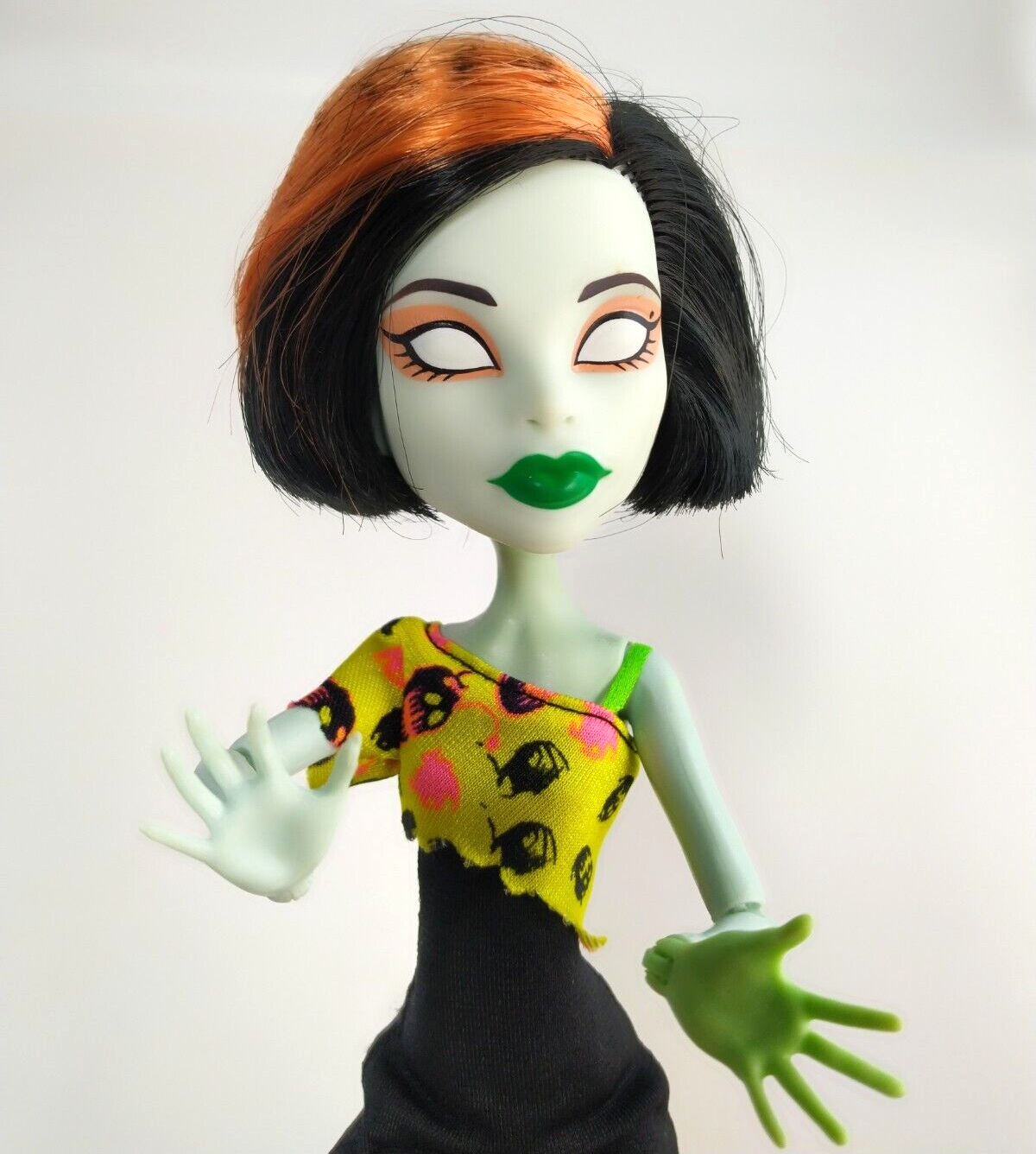 Monster High Scarah Screams FREAKY FUSION - Black/Orange Hair Green Lip ...