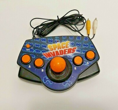 Space Invaders 5-in-1 Plug N Play TV Game Radica Retro Video Games 2003 ...