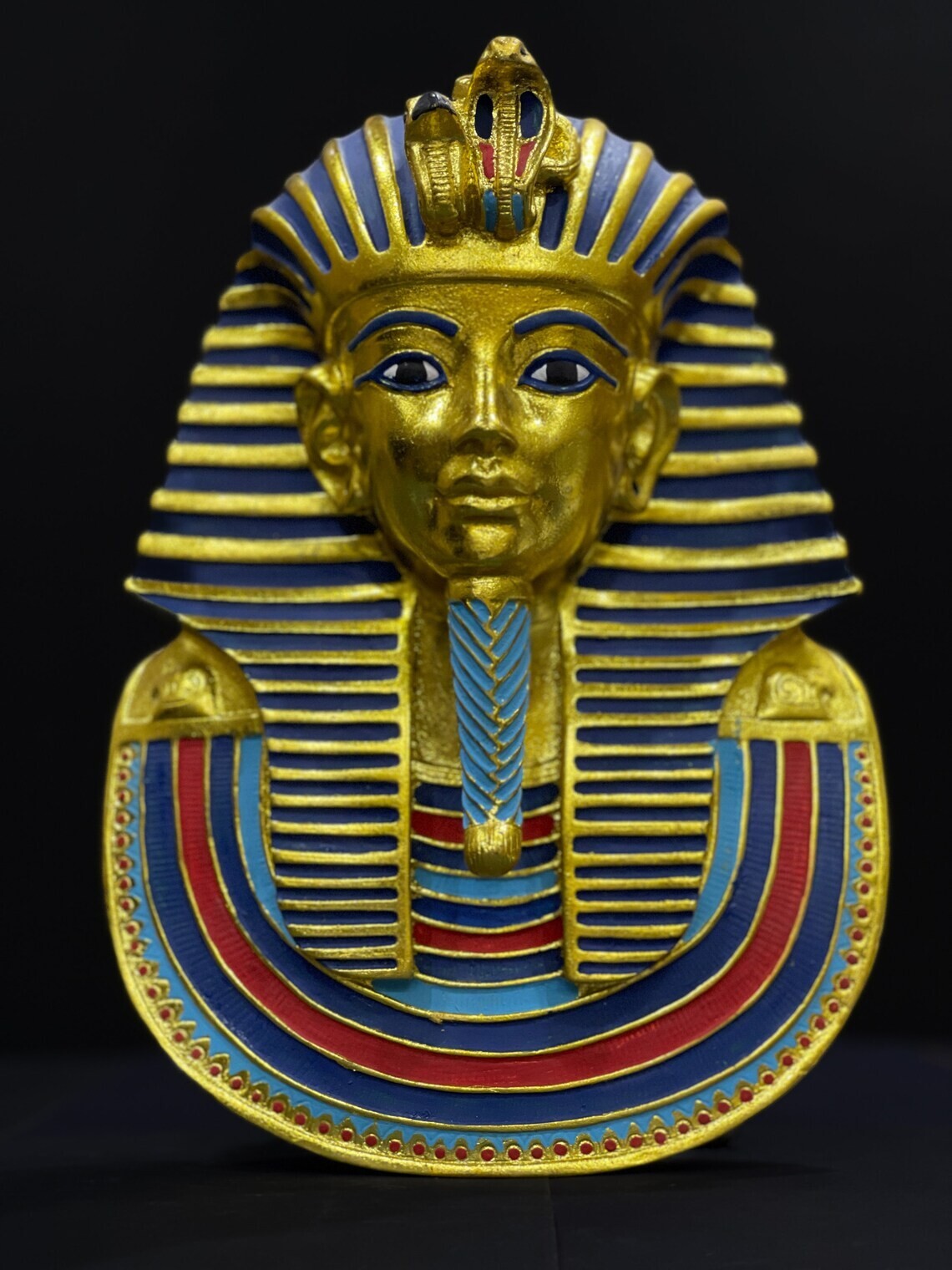 King Tutankhamun's golden mask, Home wall decor Masks, Egyptian decor ...