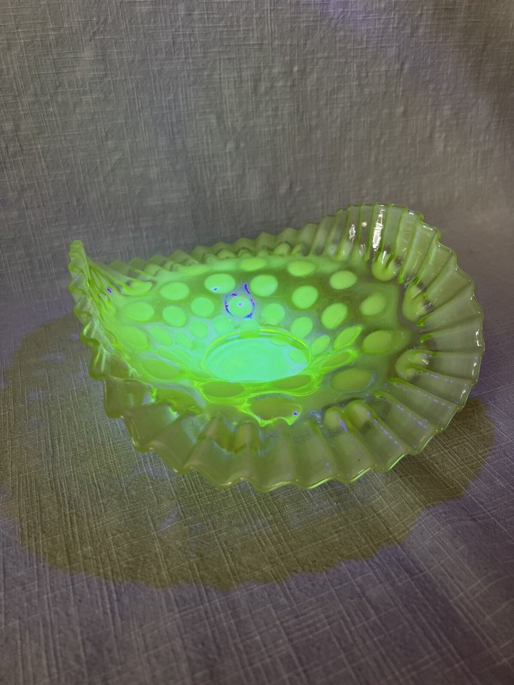 Vintage Fenton Yellow Green Opalescent Coin Dot Spot Uranium Ruffled ...