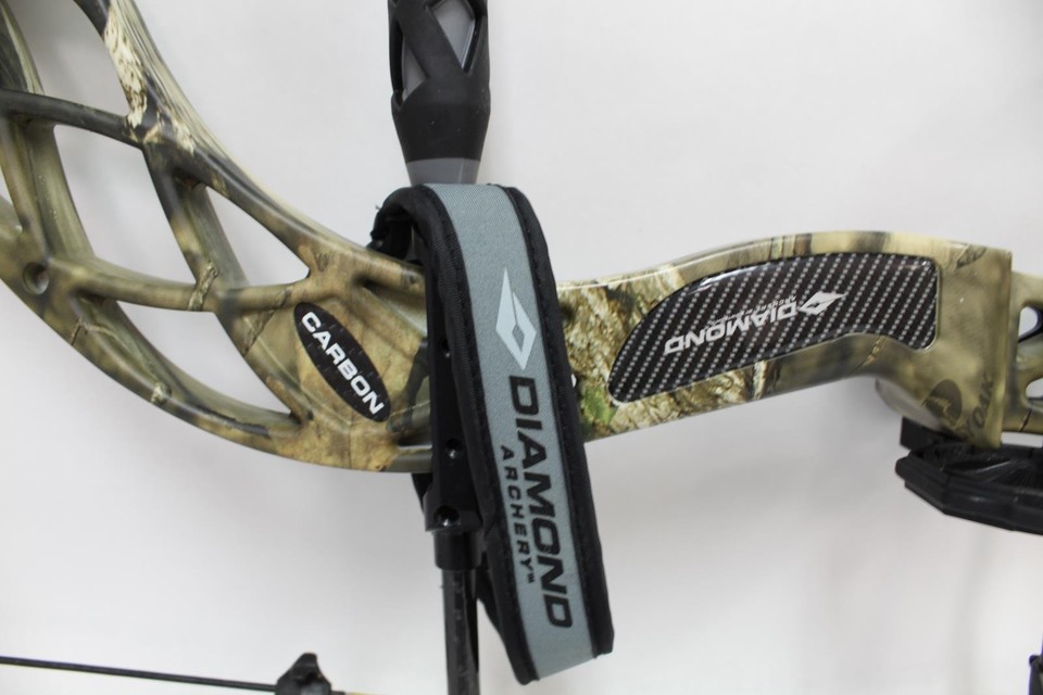 Diamond by Bowtech Carbon Deploy SB Compound Bow w/ Case - 60lbs ...