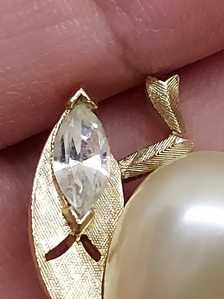 Vintage Crown Trifari Fly Fantasia Series Faux Pearl Rhinestone Gold ...