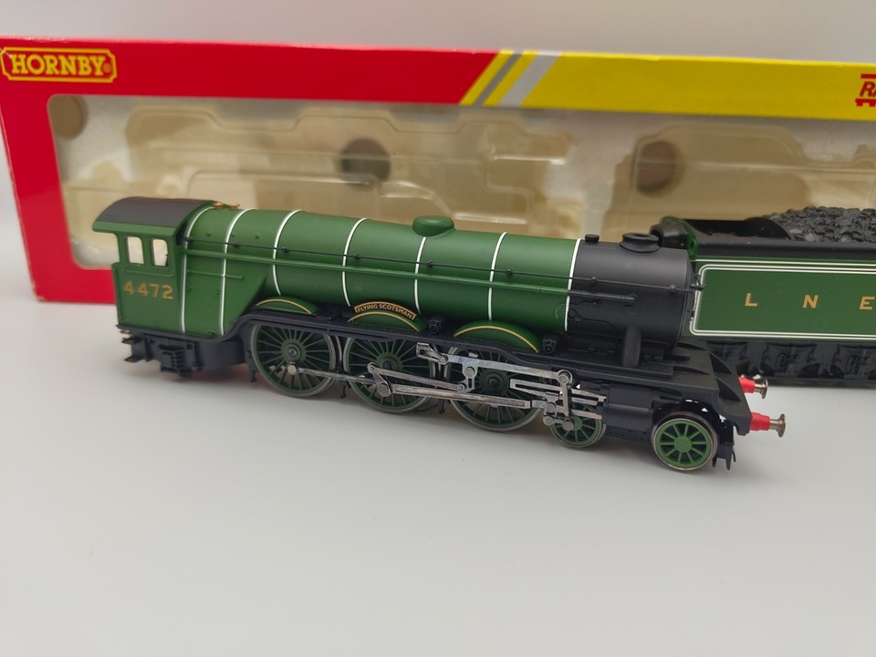 Hornby Railroad OO Gauge R2675 LNER Class A1 4-6-2 Flying Scotsman 4472 ...