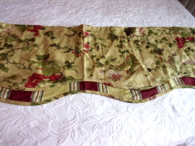 Waverly Chianti Red, Gold, Green Fruit/Stripe Double Layer Scalloped ...