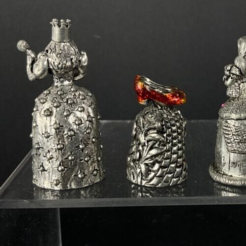 Wizard of Oz DOROTHY RED SHOES Pewter Thimble COMSTOCK Crystal Jeweled ...