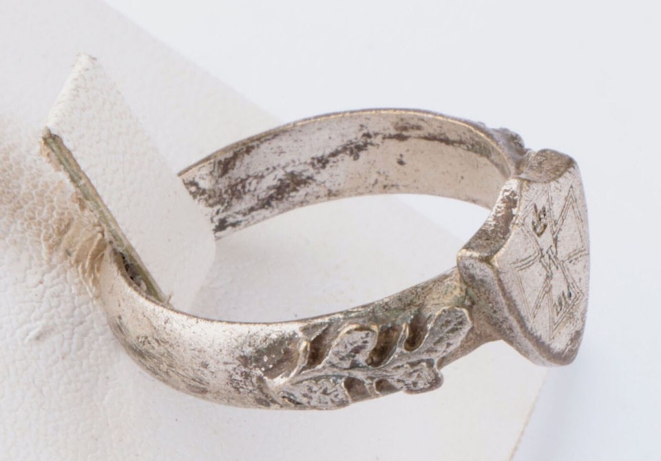 German Iron Cross pattée Ring WW1 Bracelet WWI Vase WW2 Germany WWII ...