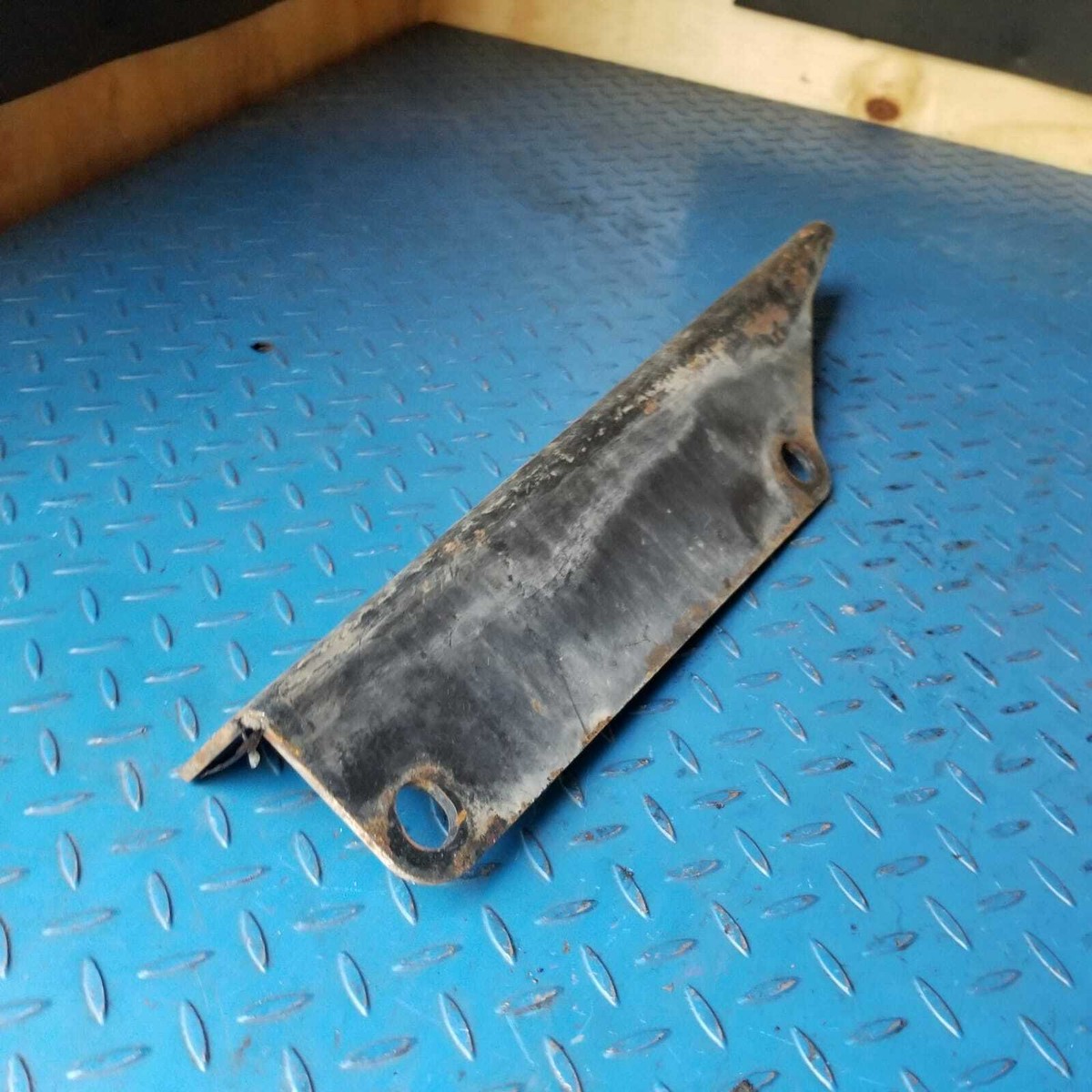 2003 VOLVO VNL BRACKET P/N 8088142 | eBay 2003 VOLVO VNL BRACKET P/N 8088142 | eBay