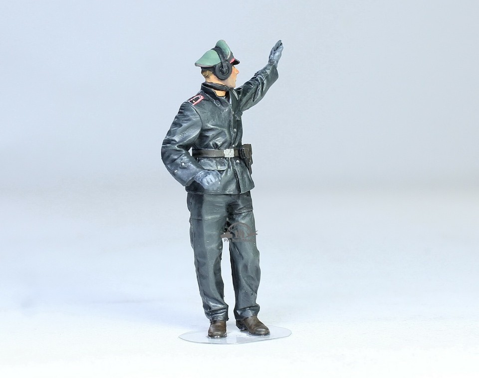 PreSale German SS Panzer Commander (02 Figures) WW2 1:35 Pro Built ...