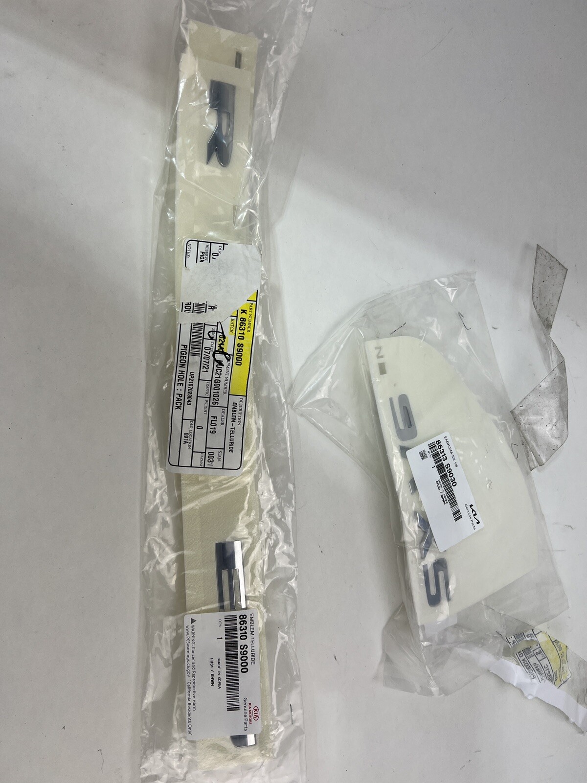 Genuine OEM Kia 86310 S9000 "TELLURIDE" Rear Tailgate Nameplate 20-21 ...