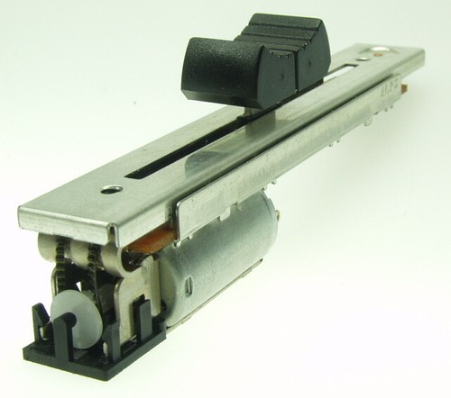 1x ALPS Schiebepoti m. Motor,Motorfader RS60N11M9, 5 kΩ linear mono ...
