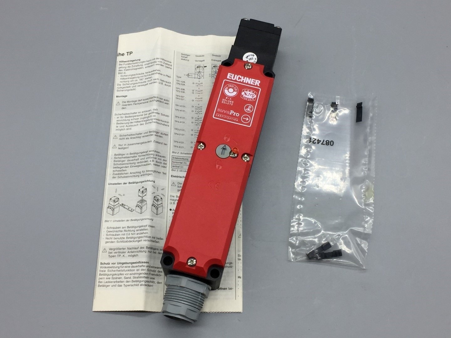 NEW Euchner 088206 Safety Switch 24VAC/DC TP3-4121A024SR11 | eBay