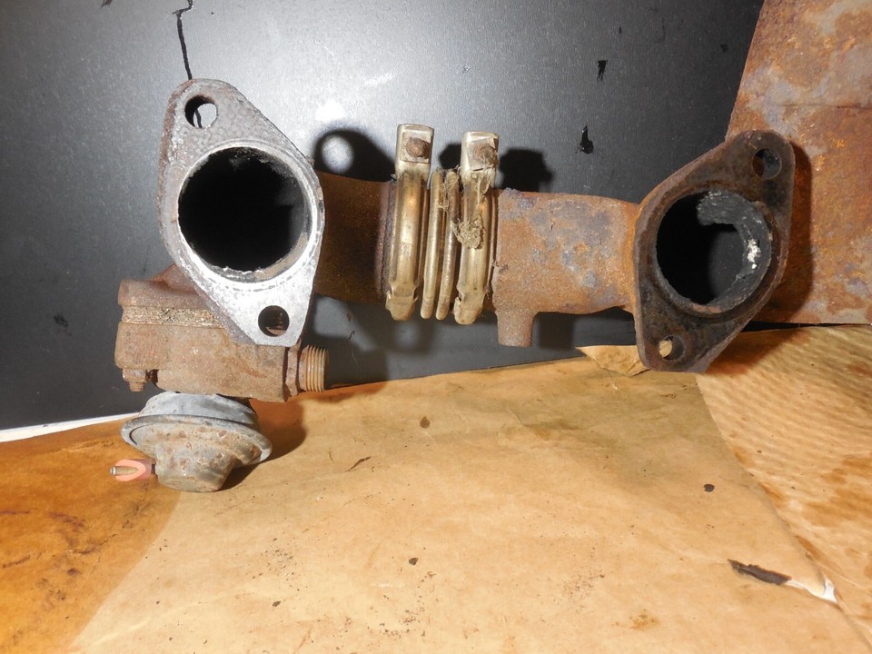 Left Engine Exhaust Manifold 1171425602 86-89 Mercedes Benz R107 560SL ...