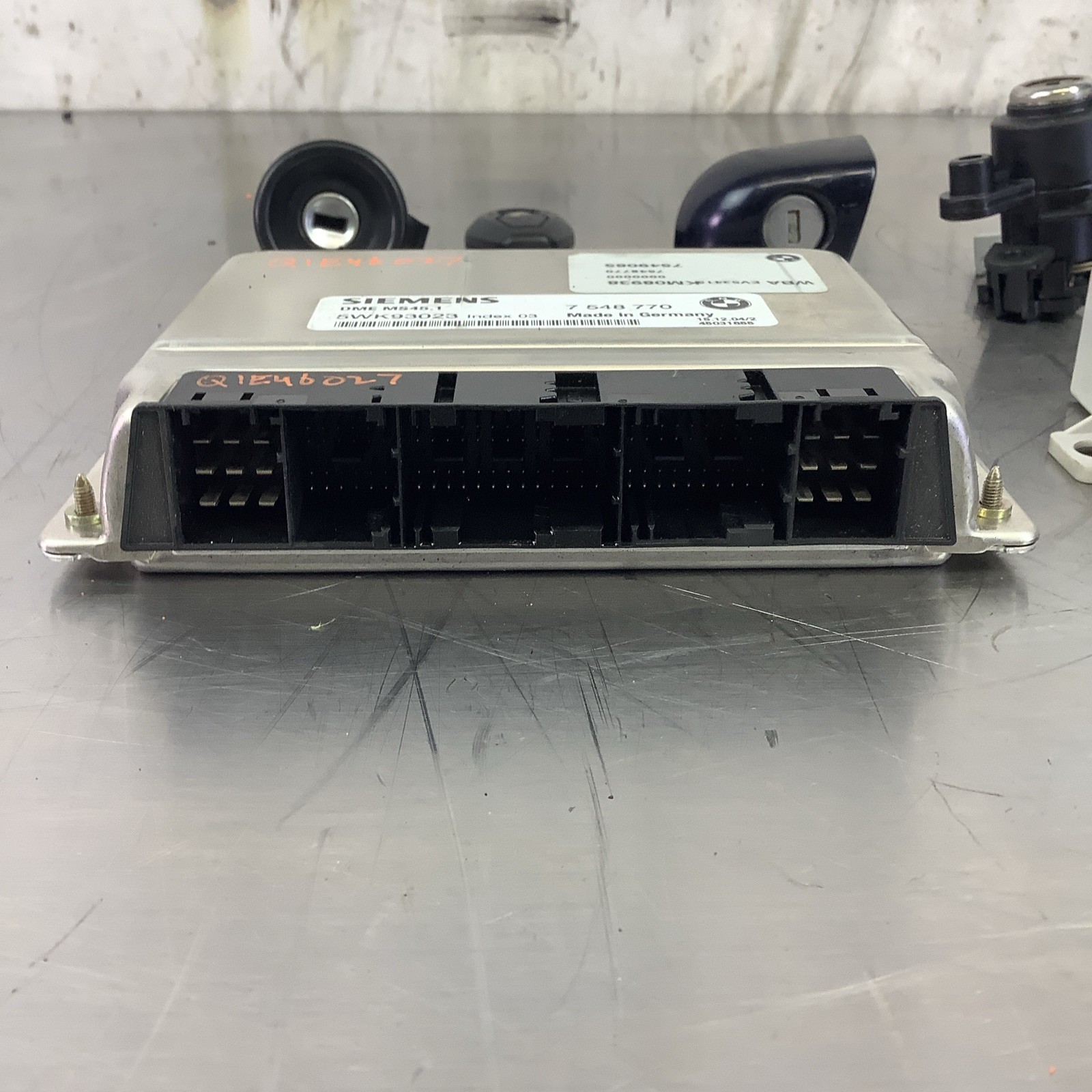 05 BMW 330 E46 IGNITION SWITCH DOOR KEY ENGINE COMPUTER ECM DME ECU ...