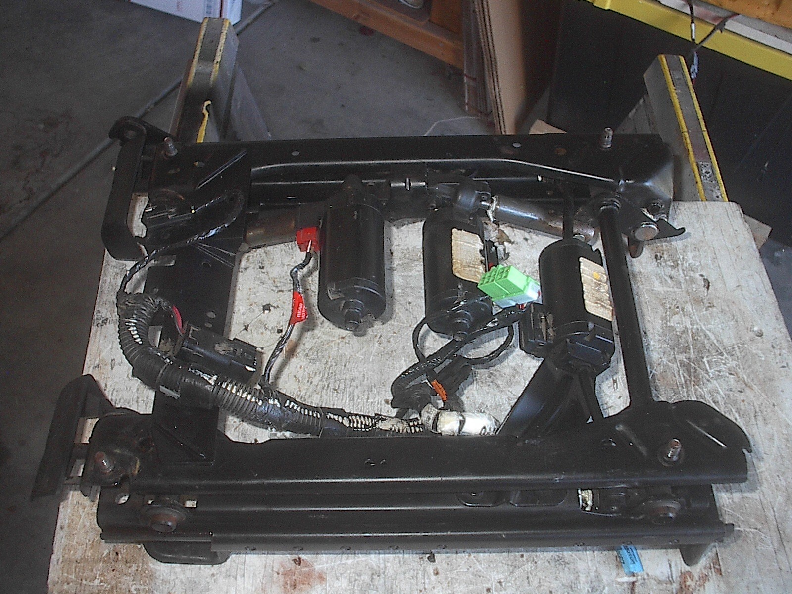 Jeep Grand Cherokee WJ 99-04 PASSENGER Electric Power Seat Base | eBay