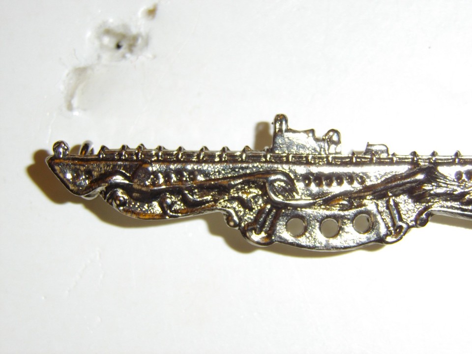 b1550 WW2 US Navy USN Submarine Combat Patrol Badge silver no stars ...