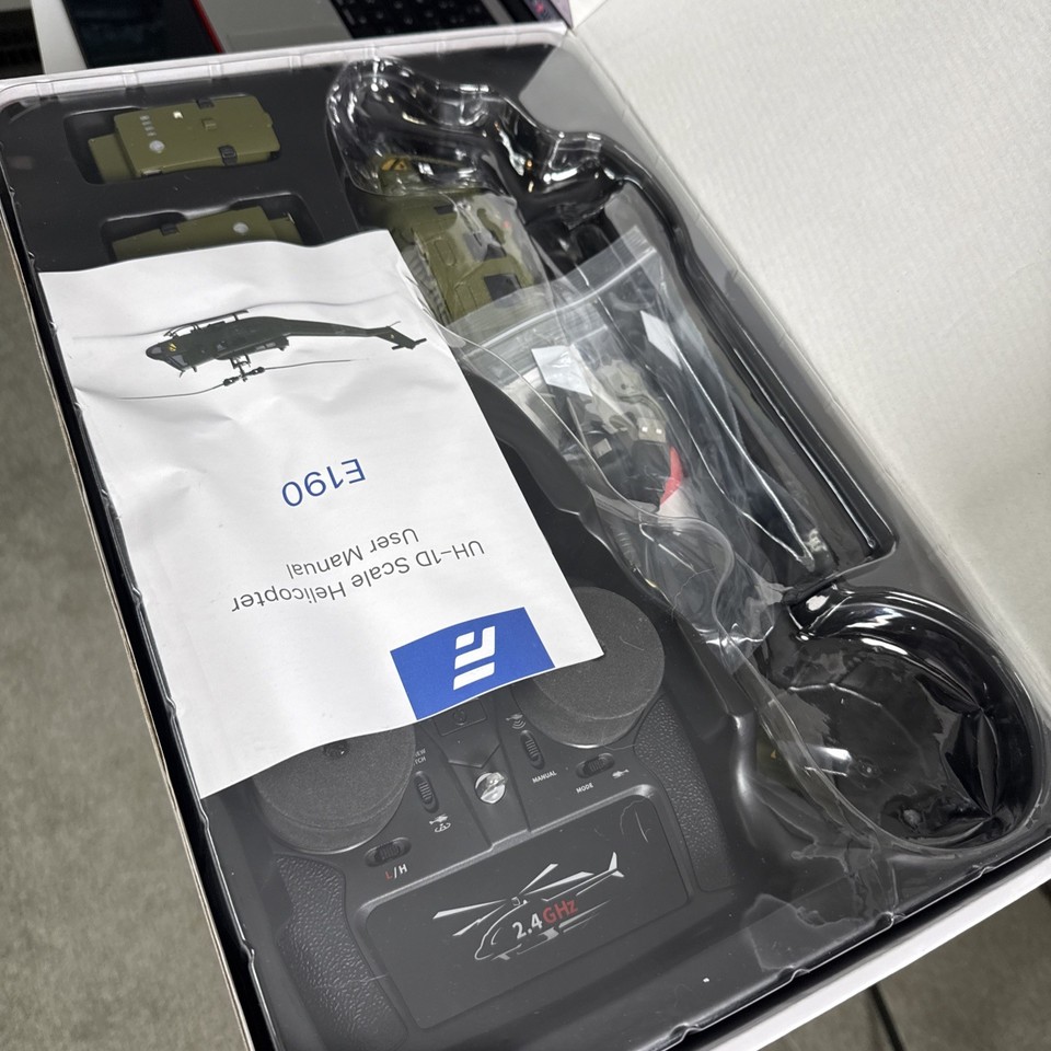 YUXIANG F07 UH-1 2.4G 6CH 6-Axis Gyro Optical Flow RC Helicopter 3 ...