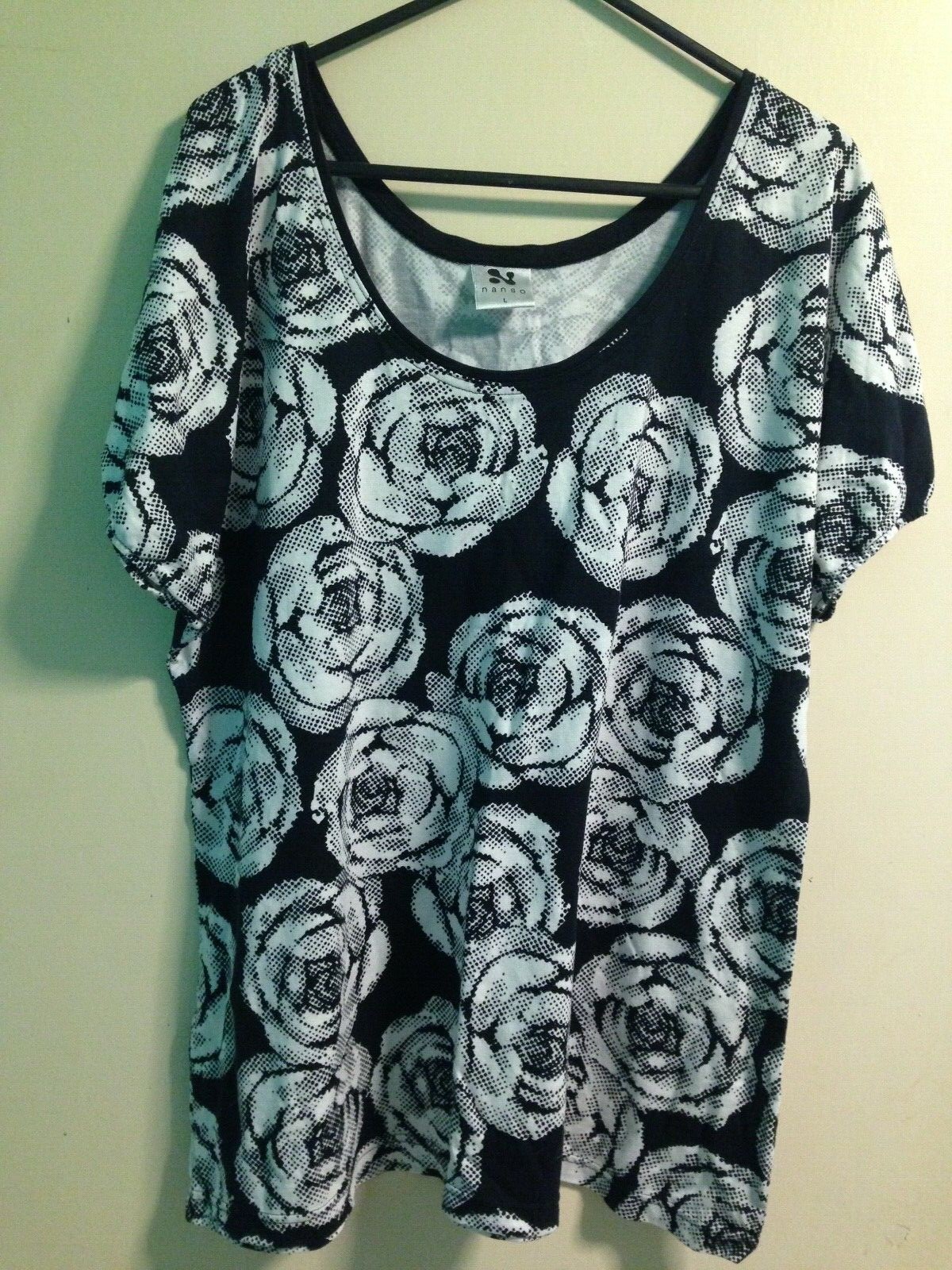 Ladies Nanso Black & White Floral Design Short Sleeve… - Gem