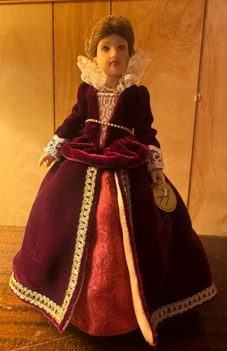 American Girl ISABEL from ENGLAND Girls of Many Lands 9" Doll w Stand ...
