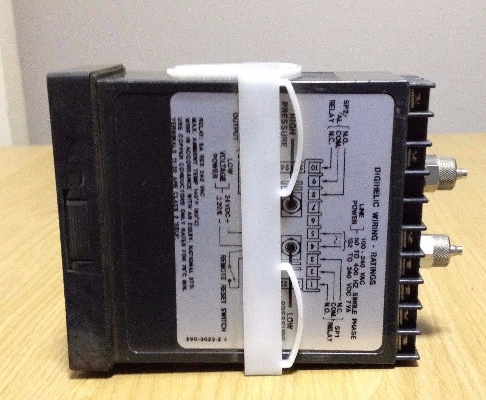 DWYER DIGIHELIC PROCESS CONTROLLER DH-007 | eBay UK