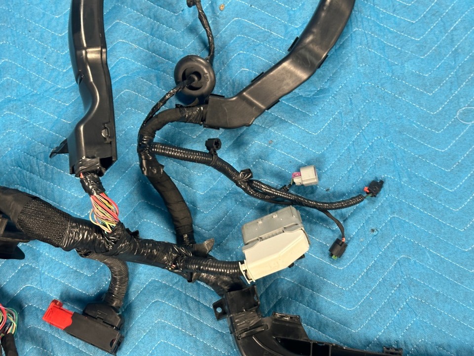 RAM 1500 Limited 5.7L HEMI Engine Room / Bay Wiring Harness w/ Fuse Box ...