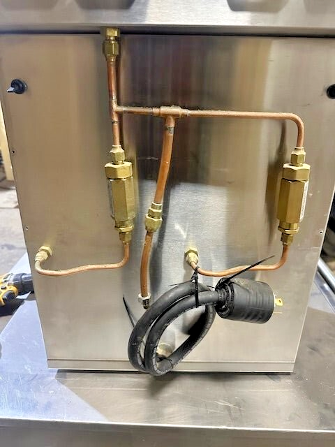 BUNN CWTFTWIN-APS TWIN AIRPOT COFFEE BREWER MACHINE WITH 2 AIRPOT ...