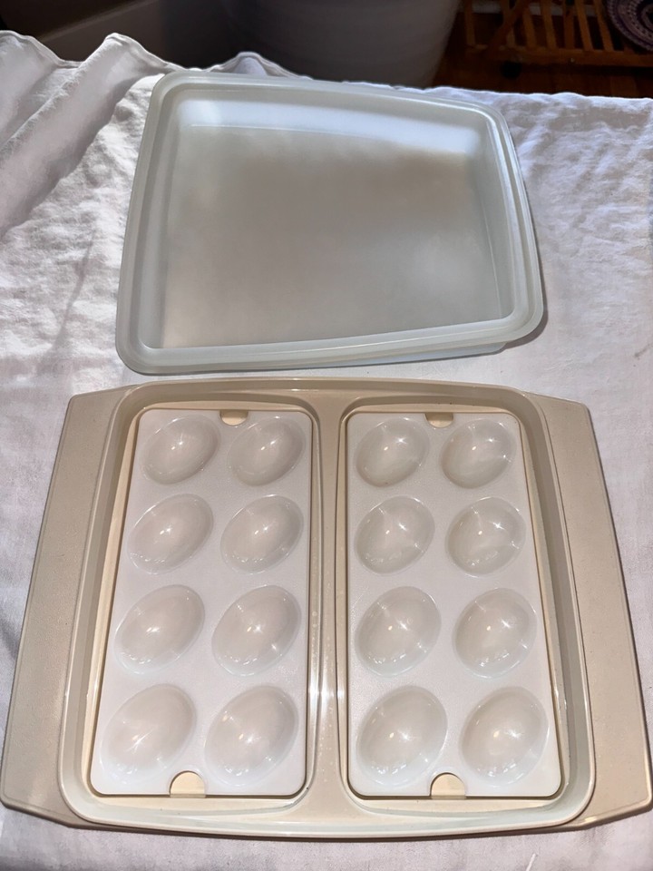 Vintage Tupperware Deviled Egg Keeper Carrier Tray BEIGE #723 4pc Set ...
