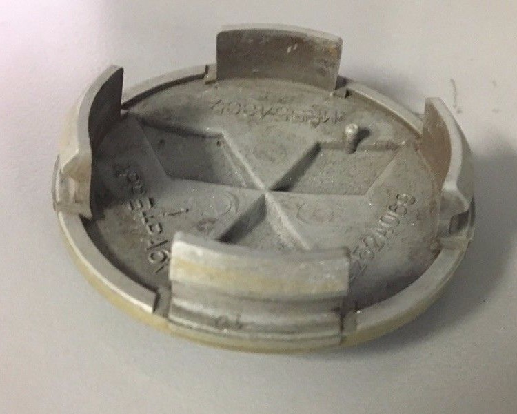 MITSUBISHI LANCER OEM CENTER HUB CAP SILVER 4252A060 MR554007 MR554097 ...