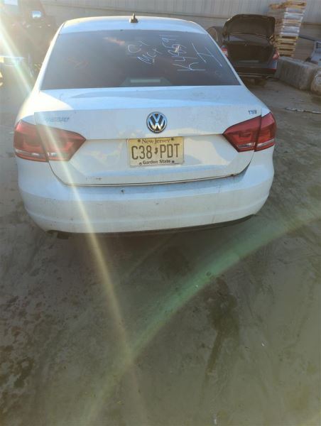 VW Volkswagen OEM 12-18 PASSAT Front Door-door Shell Left 561831055G ...