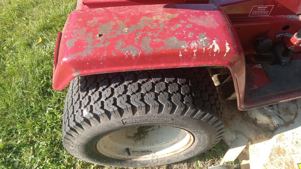 IH Cub Cadet 682 Runs ,Good Restoration /parts 782 582 1812 1711 1712 ...