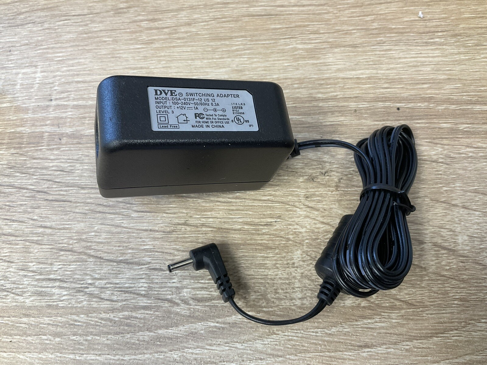 DVE Switching Adapter DSA-0131F-12 Power Cord AC Adapter 100-240V/ 50 ...