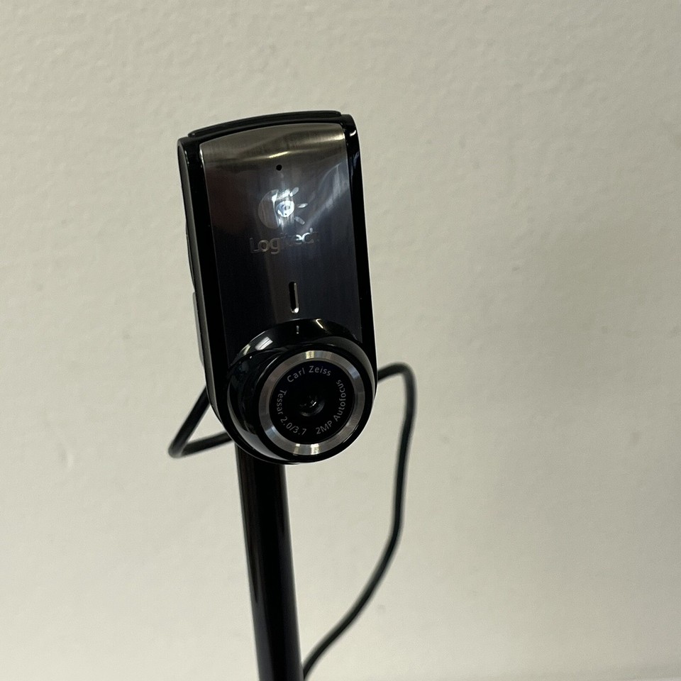 Logitech Webcam Carl Zeiss Tessar 2.0/3.7 2 MP Autofocus Camera w/ Bag ...