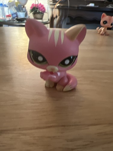 LPS Littlest Pet Shop Authentic # 1562 Pink Yellow Striped Licking Paw ...