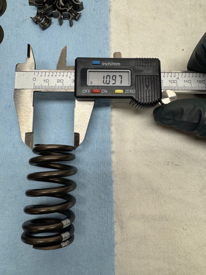 Corvette ZO6 Valve Springs Retainers Locks LS7 427 C6 Beehive Chevrolet ...