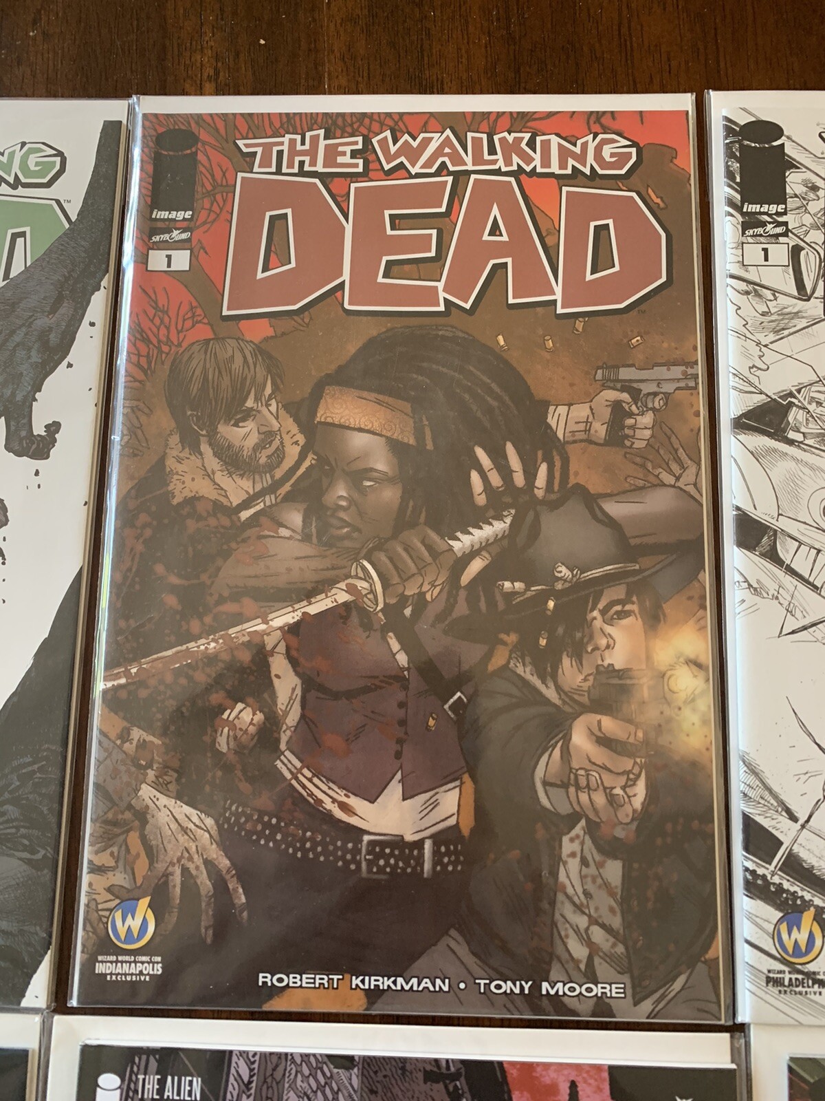 THE WALKING DEAD ISSUE 1 LOT ECCC VARIANT WIZARD WORLD INDIANAPOLIS ...