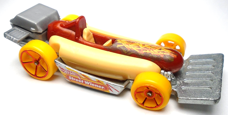 2017 HOT WHEELS FAST FOODIE STREET WIENER TAN DIECAST 3" HOTDOG CAR W ...