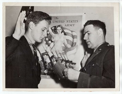 1941 Swearing in New Recruit into US Army 6x8 Original News Photo | eBay