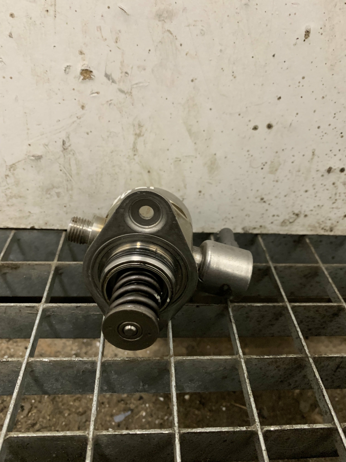 2016 BMW 3 F80 M3 Pompe Carburant Haute Pression 7847204 13517847204 3. ...