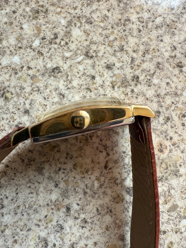ROAMER MEN WATCH .28MM X 28MM .17 JEWALS .SUISSE MADE.LOVELY CONDITION ...