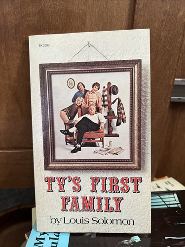 1973 TV'S FIRST FAMILY ALL IN THE FAMILY ARCHIE BUNKER LOUIS SOLOMON ...