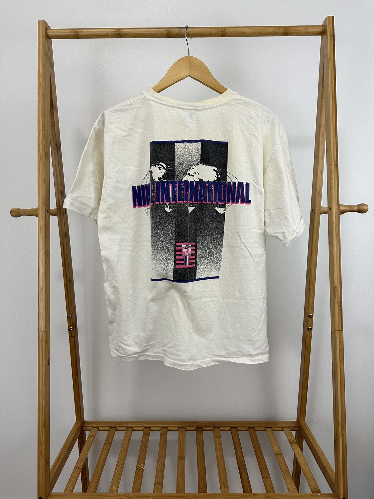 VTG Nike International Swoosh Globe Map World Short S… - Gem