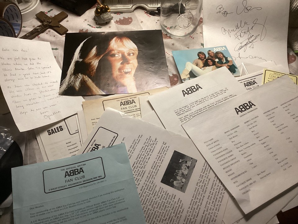 RARE ABBA fan club folder with post card + merch sheets photograph's ...