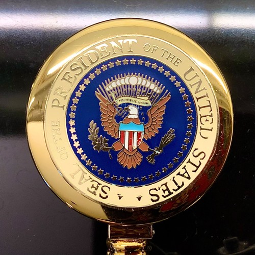 Presidential ID Holder Gold Logo on ID Reel Great Seal of the USA ...