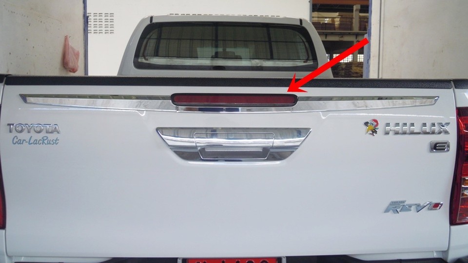 81570-0K100 RED LENS THIRD BRAKE LIGHT GENUINE TOYOTA HILUX REVO 2015 ...