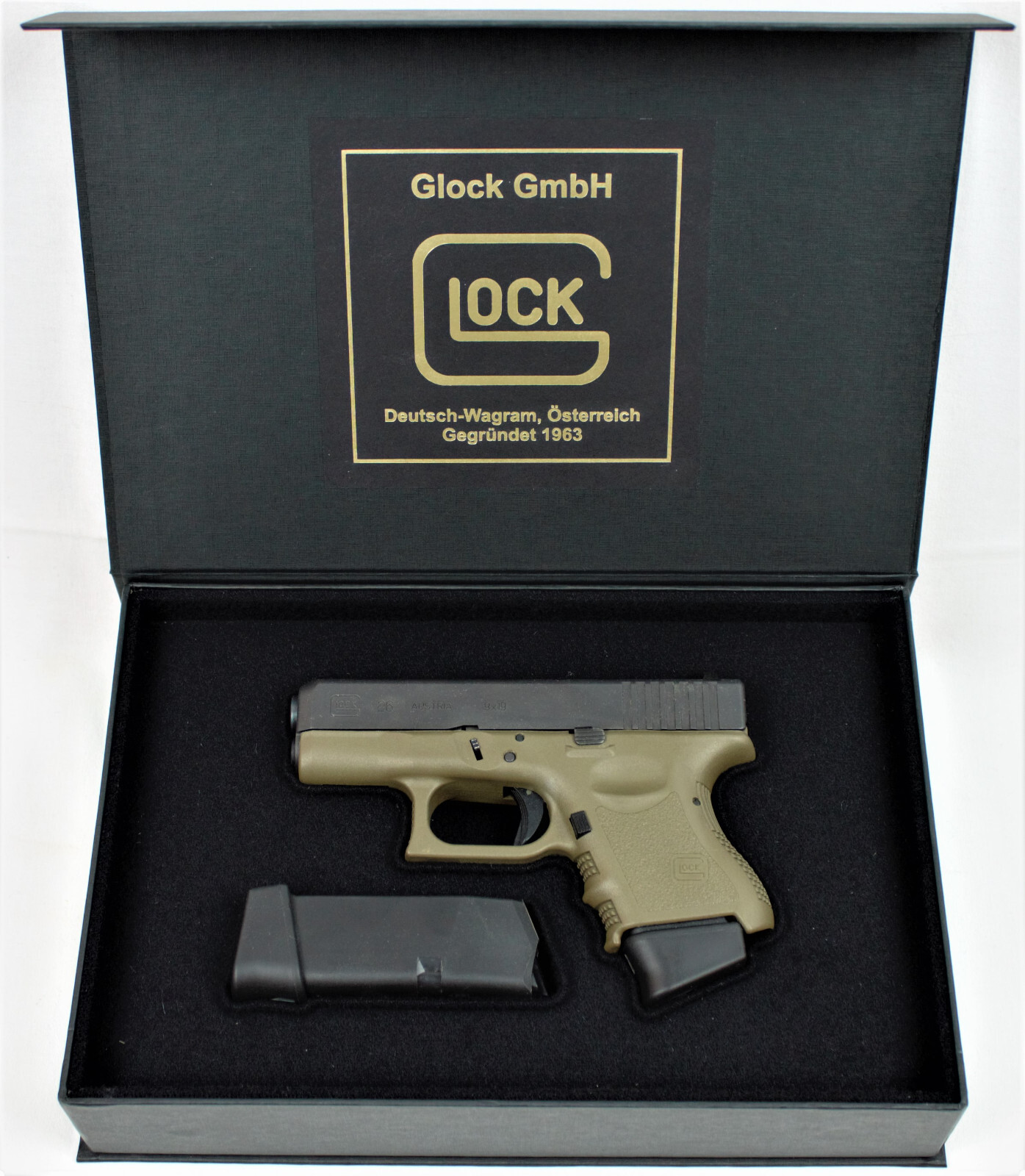 PISTOL GUN PRESENTATION CUSTOM DISPLAY CASE BOX for GLOCK 26 cal. 9mm ...