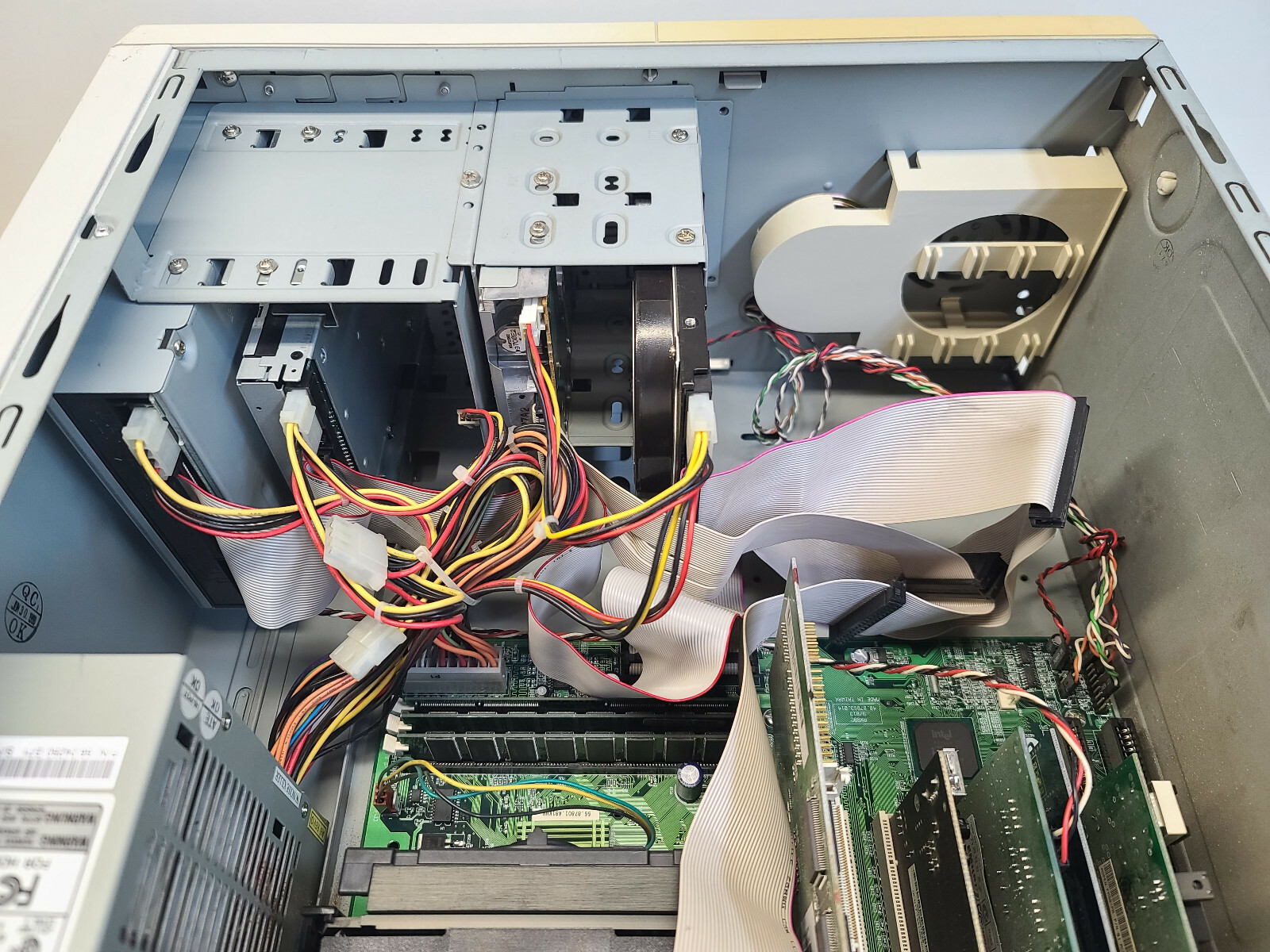 AOpen Custom PC + Pentium III 450MHz + 320MB + 8.4GB + Windows 98SE ...