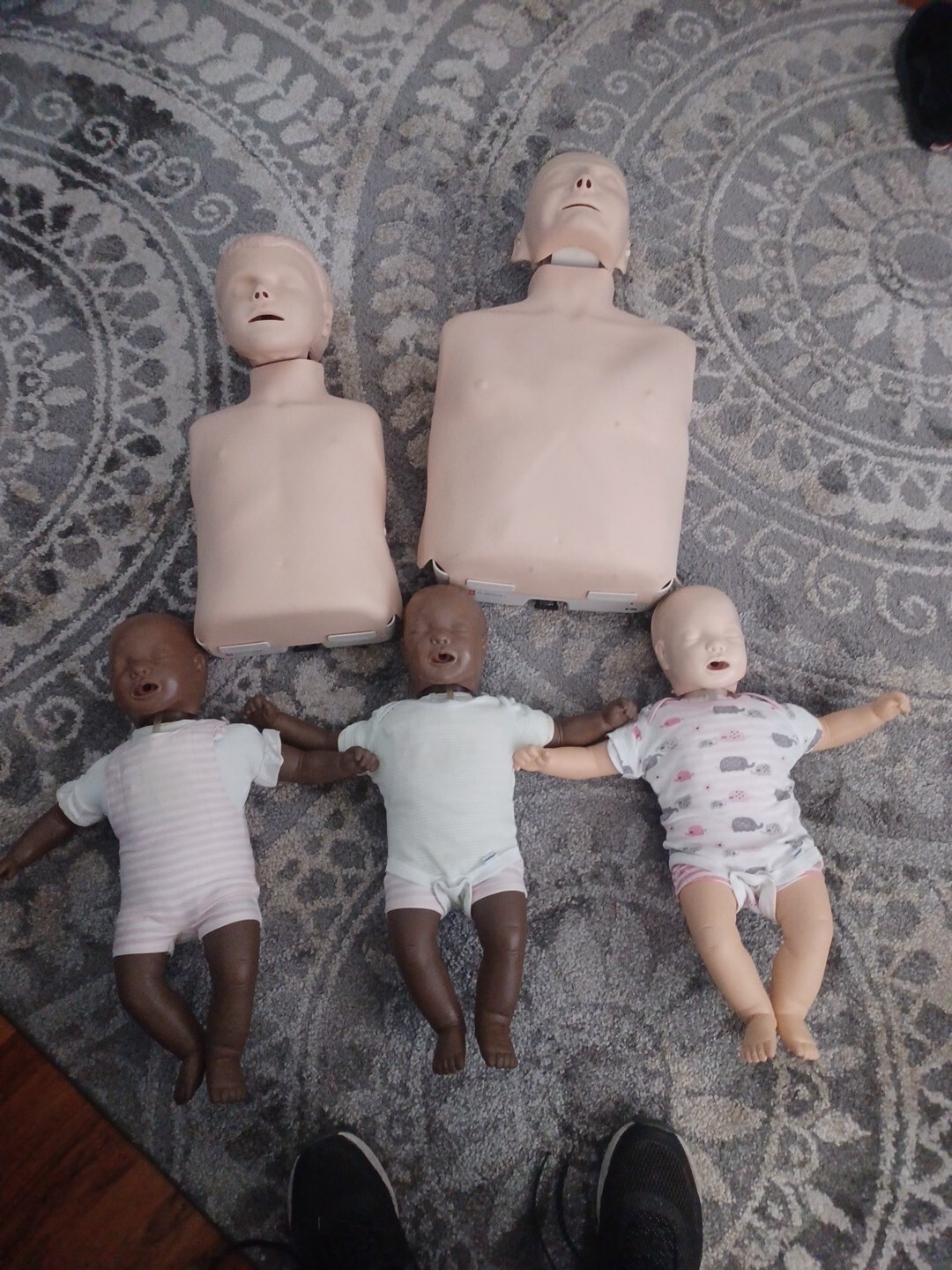Laerdal Little Family CPR Manikin 1 Adult, adult Junior + 3 Babies And ...