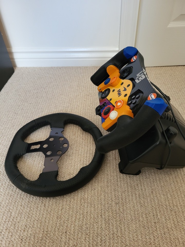 Playseat Evolution (with gear shiftholder) + Logitec G29 sim racing ...
