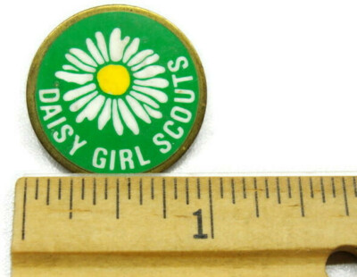 Green Daisy Girl Scouts Membership Collectible Pin GSA Vintage 1st Year ...