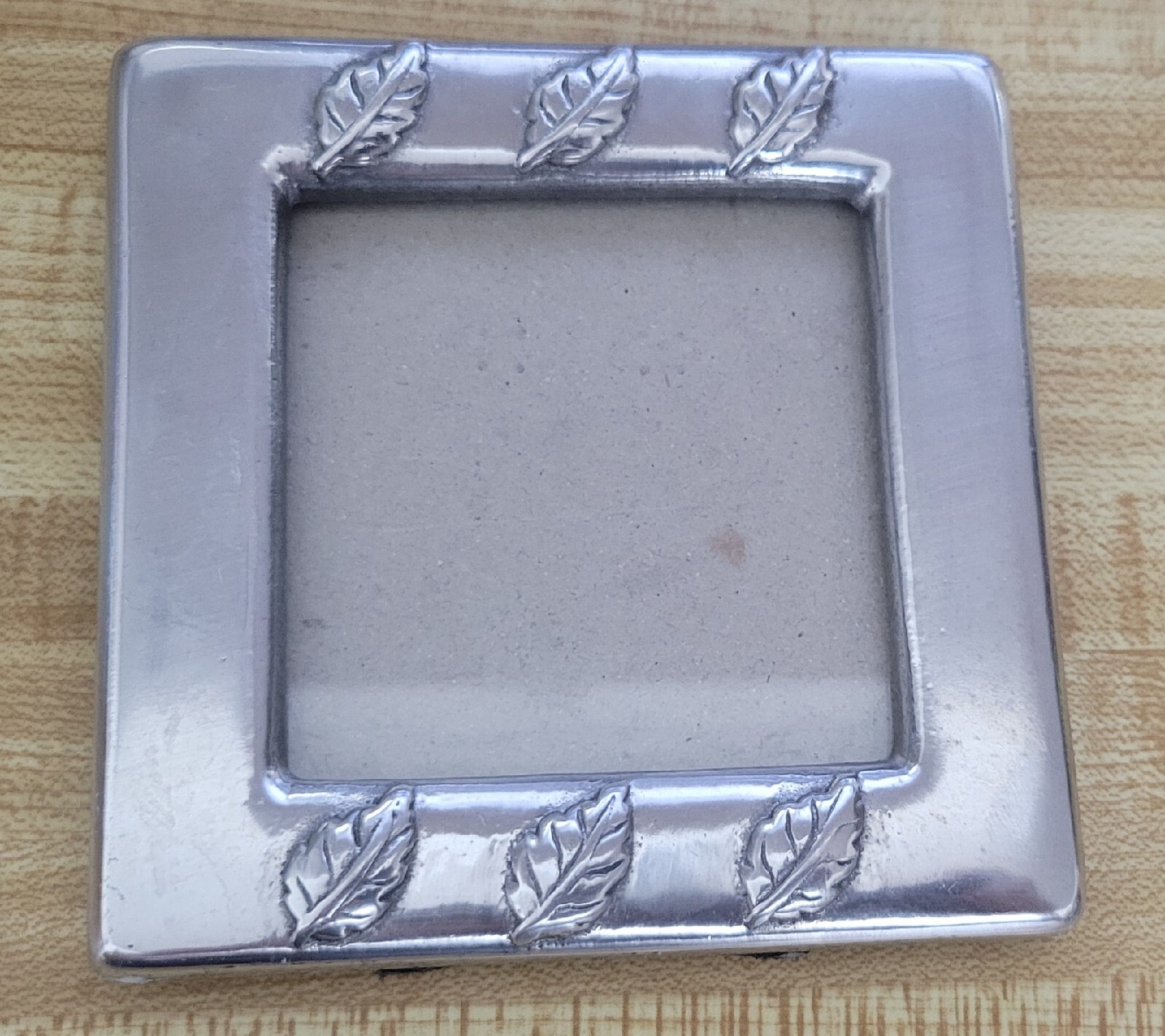 Small Metal Frame w/Leaf Design 4 X 4" | eBay